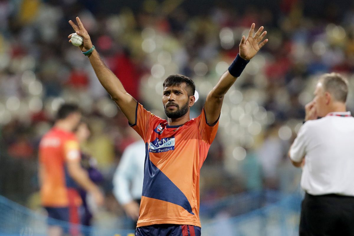 Venky Mysore and Sanjiv Goenka share a laugh | ESPNcricinfo.com