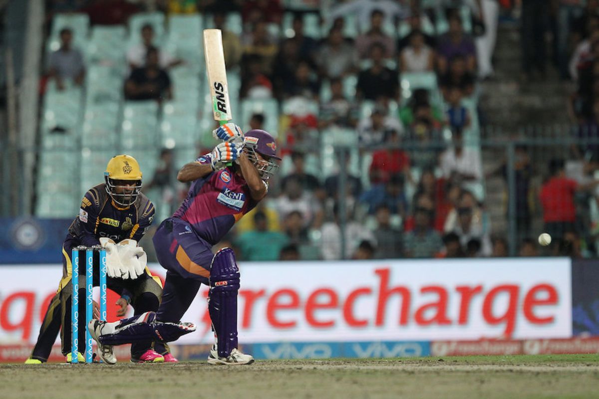 Usman Khawaja, MS Dhoni and Irfan Pathan share a laugh during warm-up ...