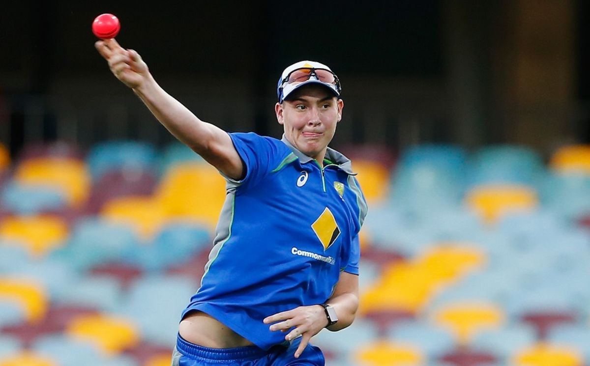 Matt Renshaw in action during a fielding drill | ESPNcricinfo.com