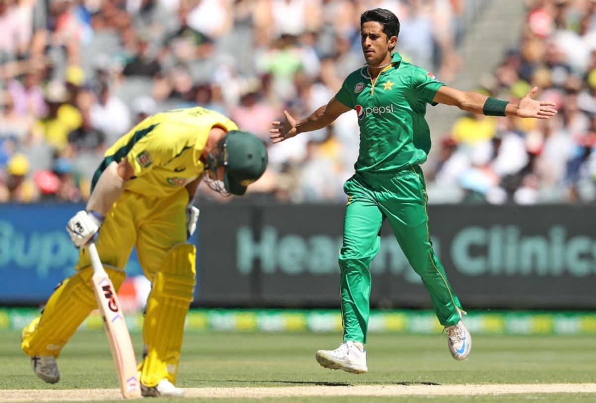 Glenn Maxwell shapes for a reverse-sweep | ESPNcricinfo.com