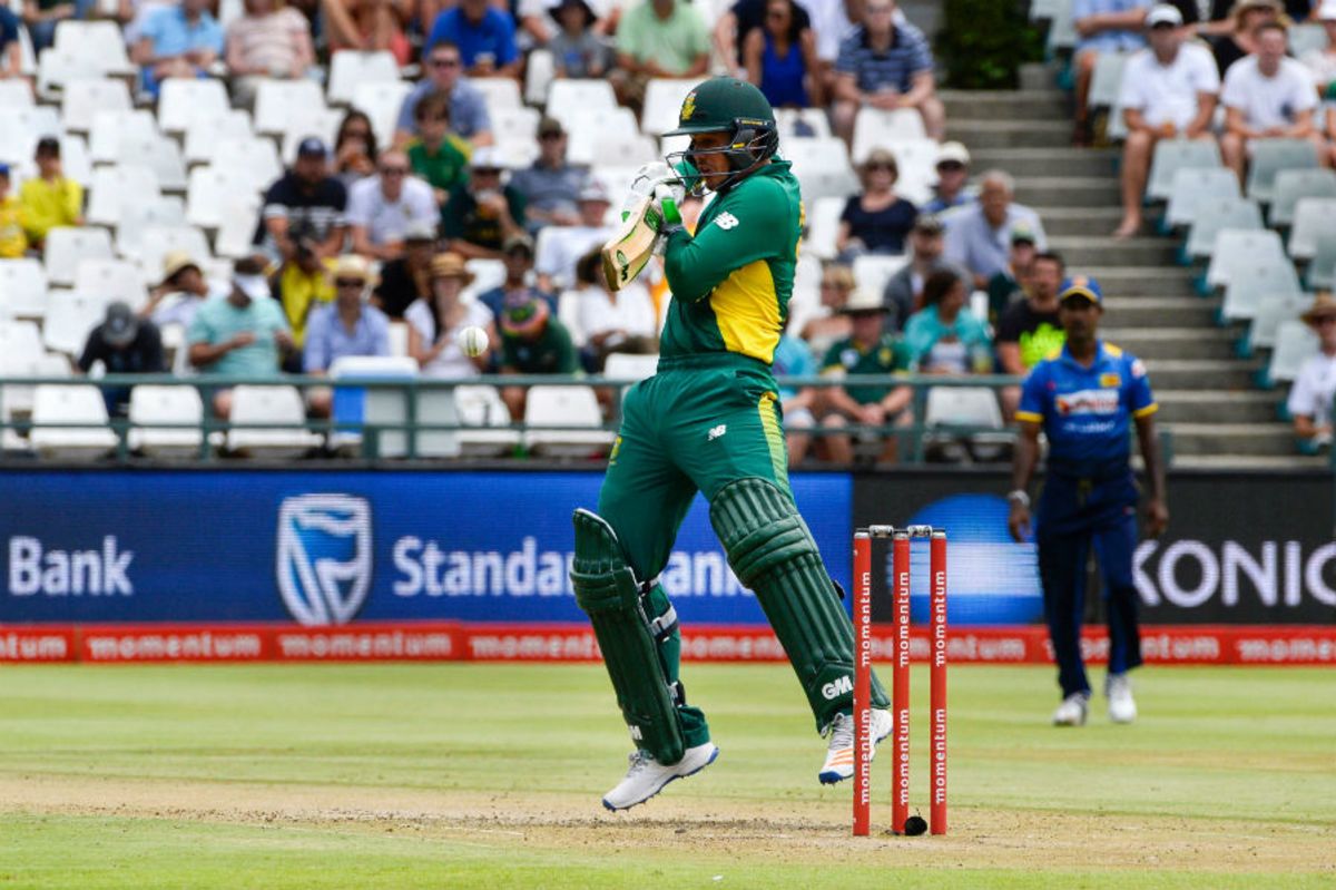 Quinton de Kock weathered the new ball burst before playing some ...