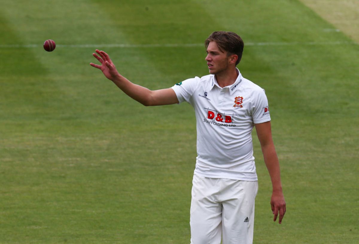 Aaron Beard eventually removed Nick Gubbins | ESPNcricinfo.com