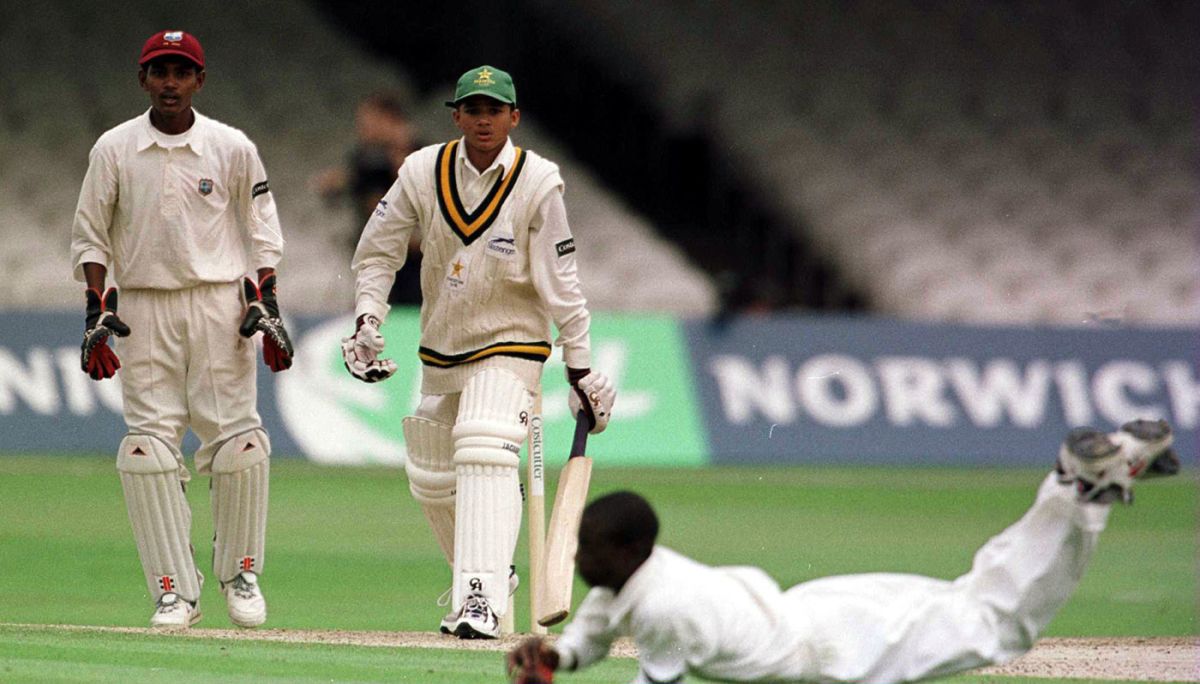 Jason Gillespie, Shane Lee, Brett Lee, Andrew Symonds and Ricky Ponting ...