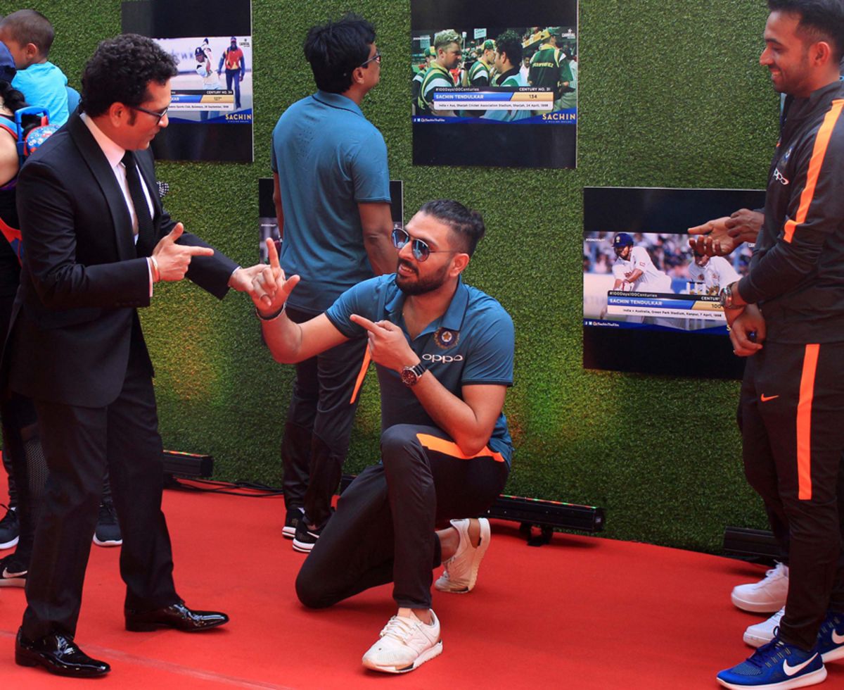 Sachin Tendulkar poses with his coach, Ramakant Achrekar, at the ...