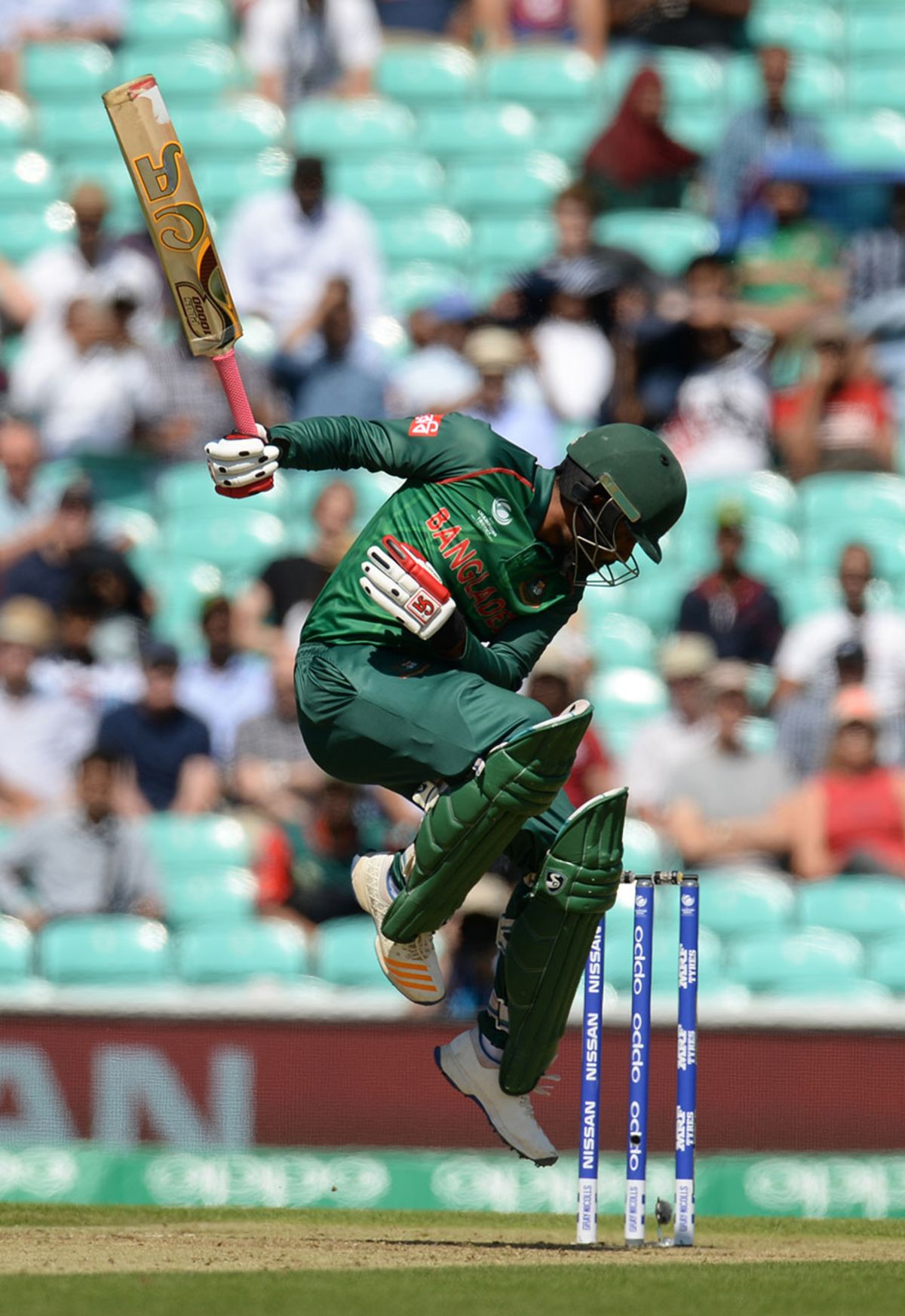 Tamim Iqbal got into a tangle against a short ball | ESPNcricinfo.com