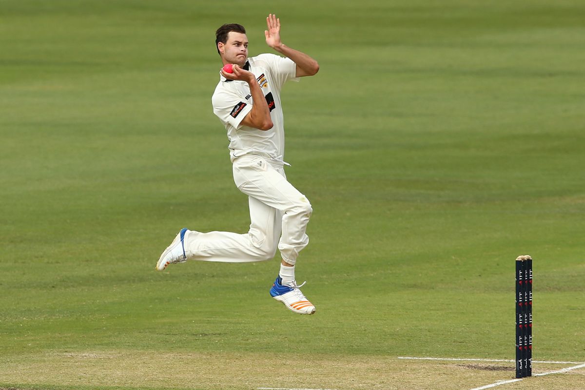 Matthew Kelly bowls on his BBL debut | ESPNcricinfo.com