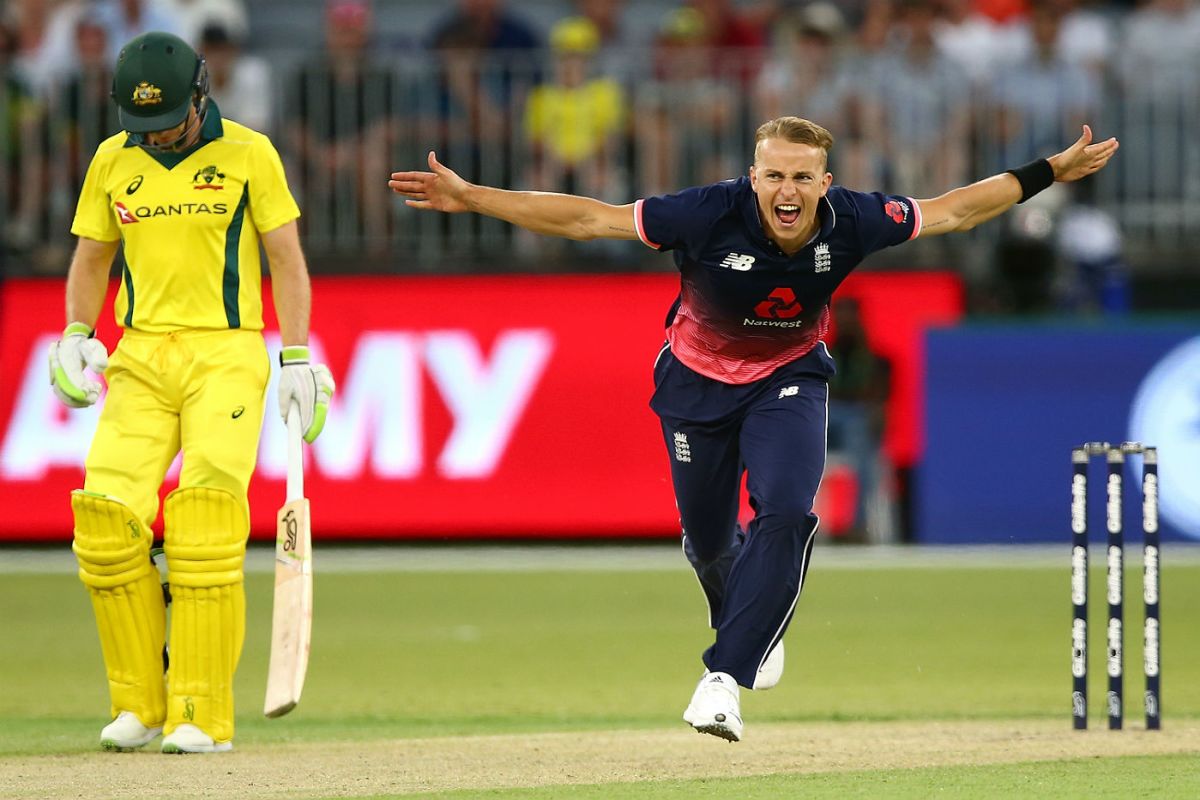 Tom Curran and David Willey celebrate the wicket of Marcus Stoinis | ESPNcricinfo.com