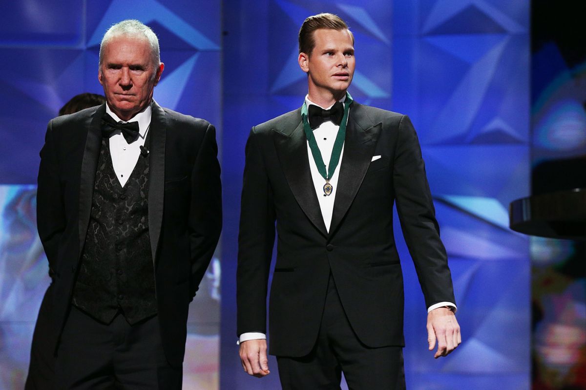 Steven Smith received the Allan Border medal from Allan Border ...