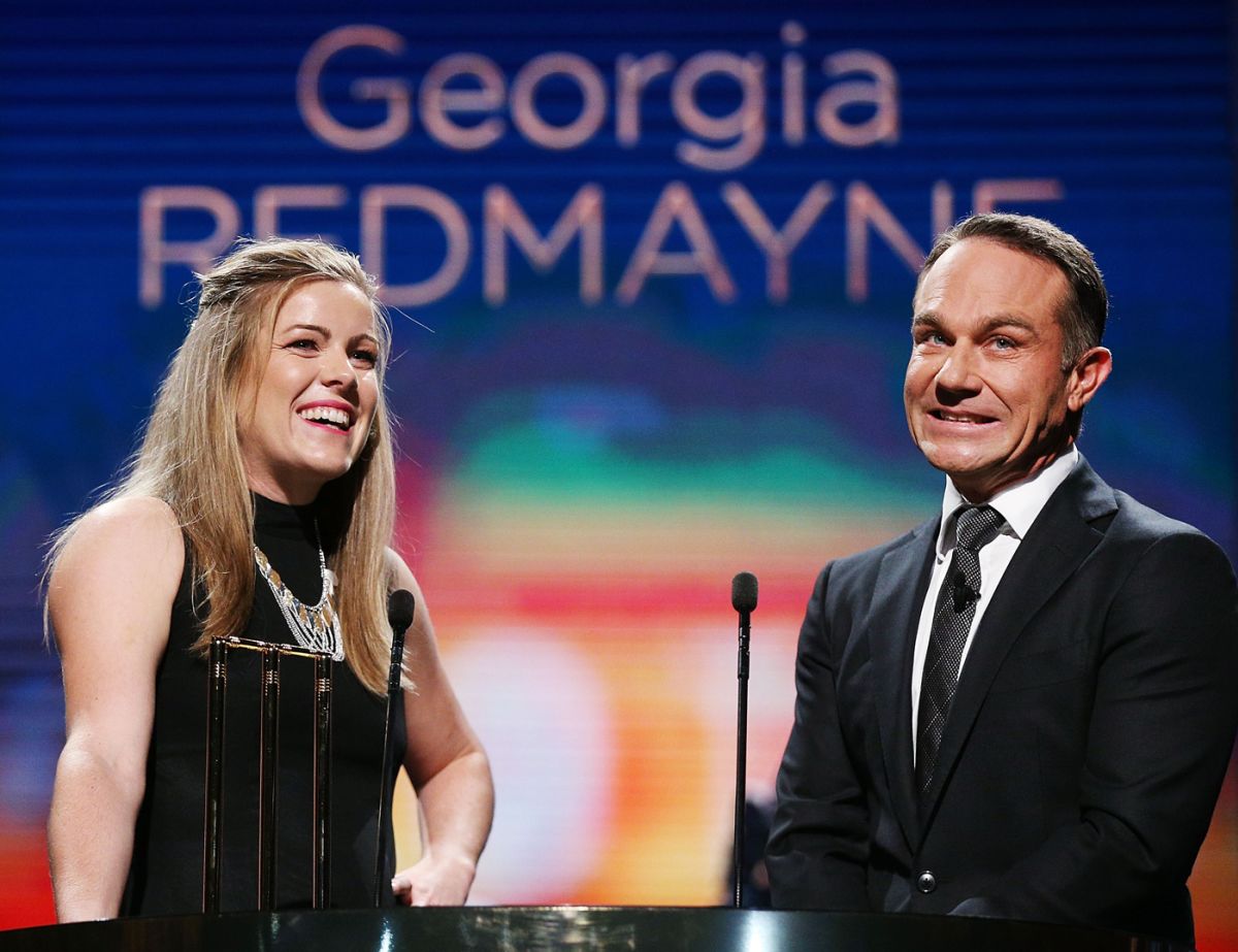 Georgia Redmayne shares a laugh with Michael Slater | ESPNcricinfo.com