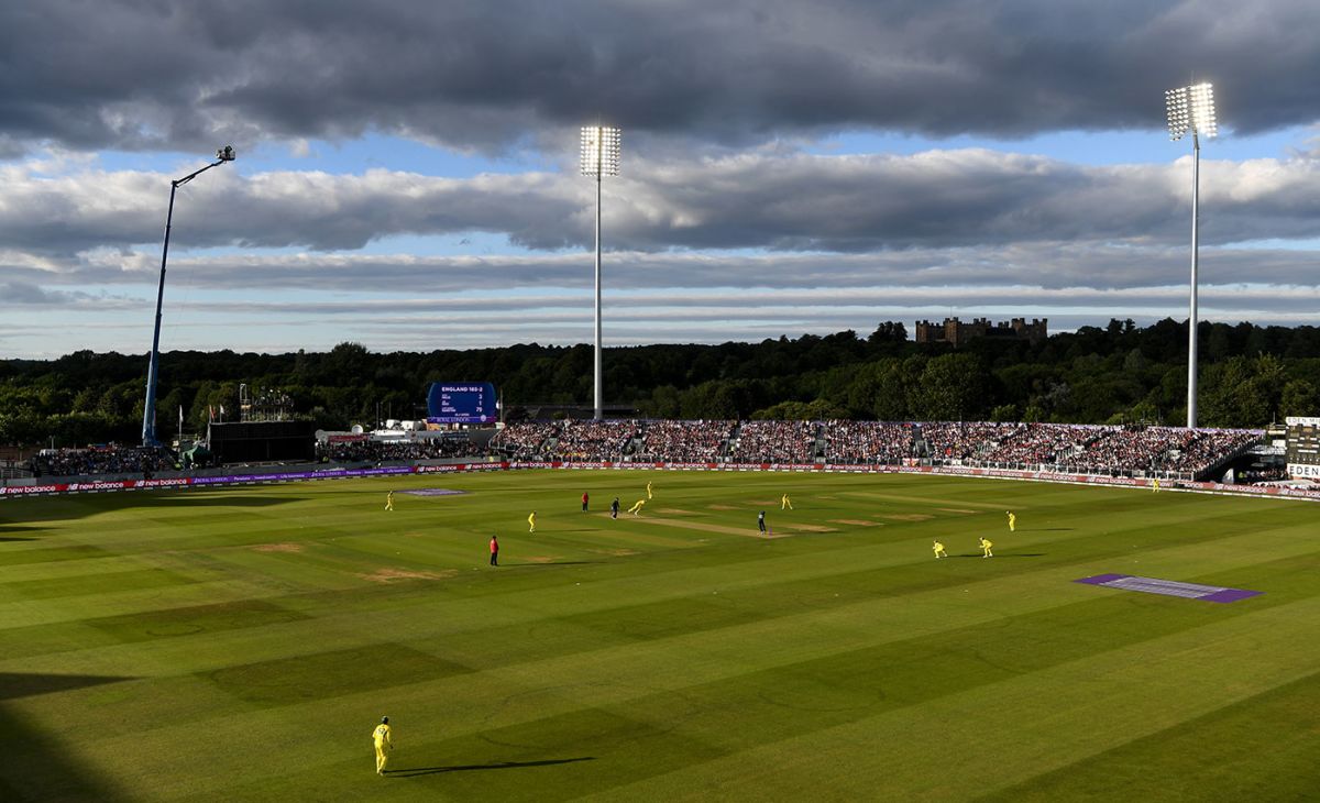 The floodlights in full glow at Chester-le-Street | ESPNcricinfo.com