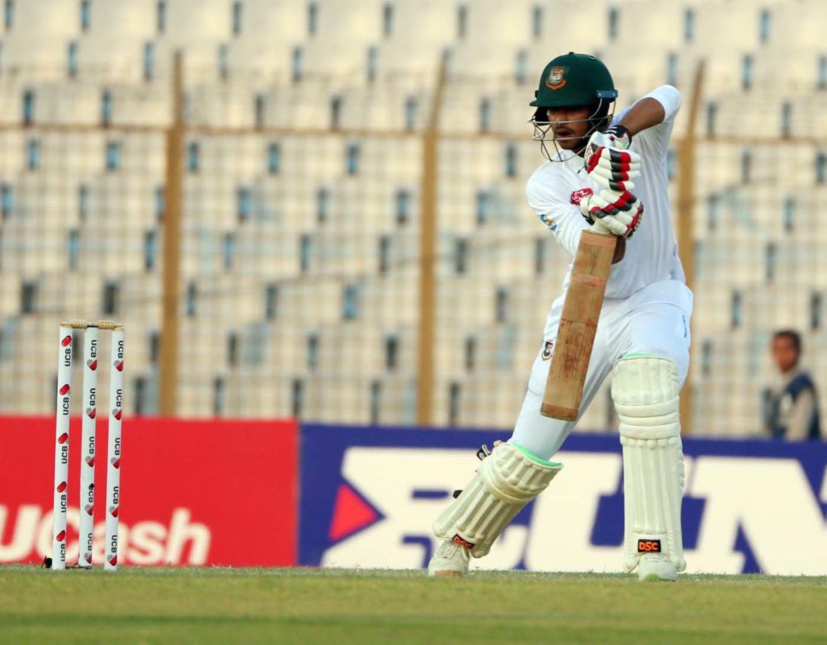Nayeem Hasan gets his Test cap from Mushfiqur Rahim | ESPNcricinfo.com