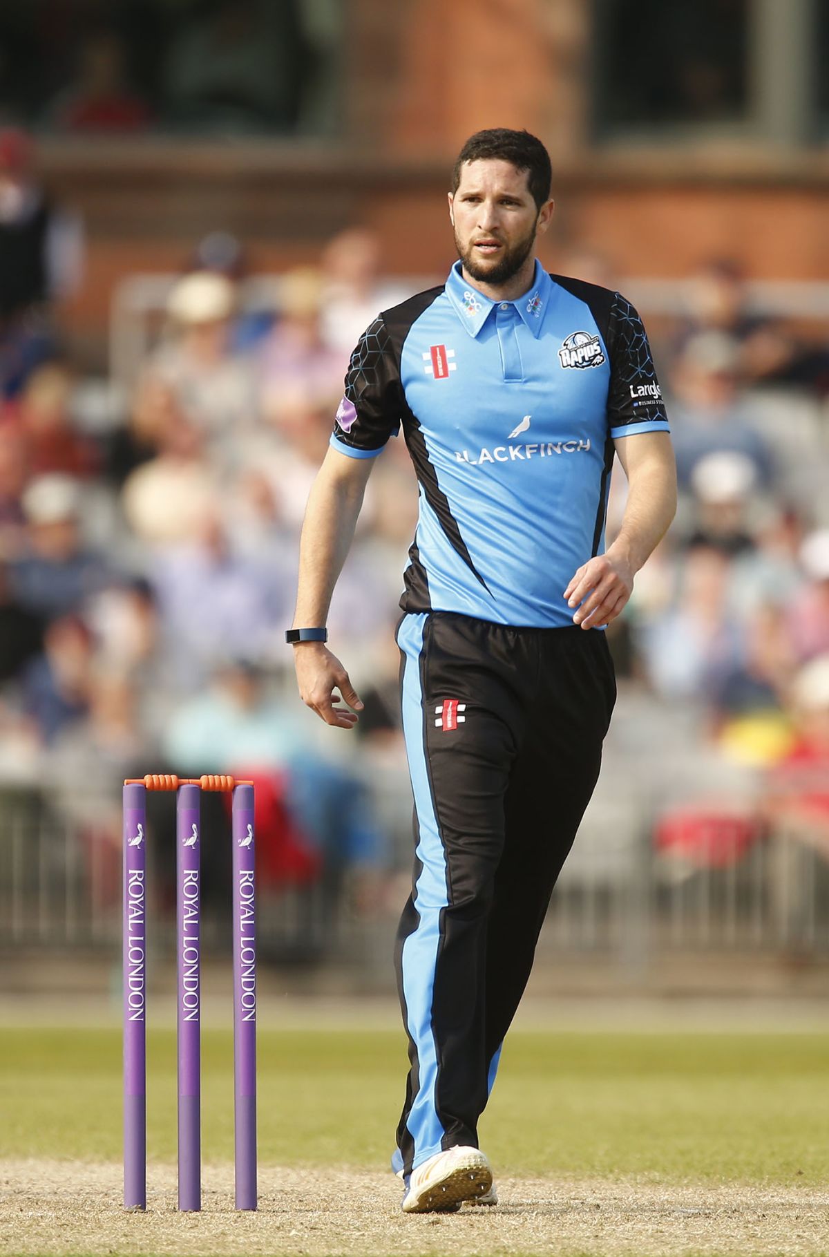 Wayne Parnell of Worcestershire ready to bowl | ESPNcricinfo.com
