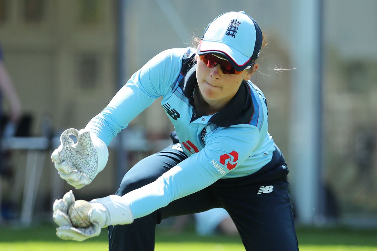 Amy Jones celebrates catching Ellyse Perry off the bowling of Anya ...