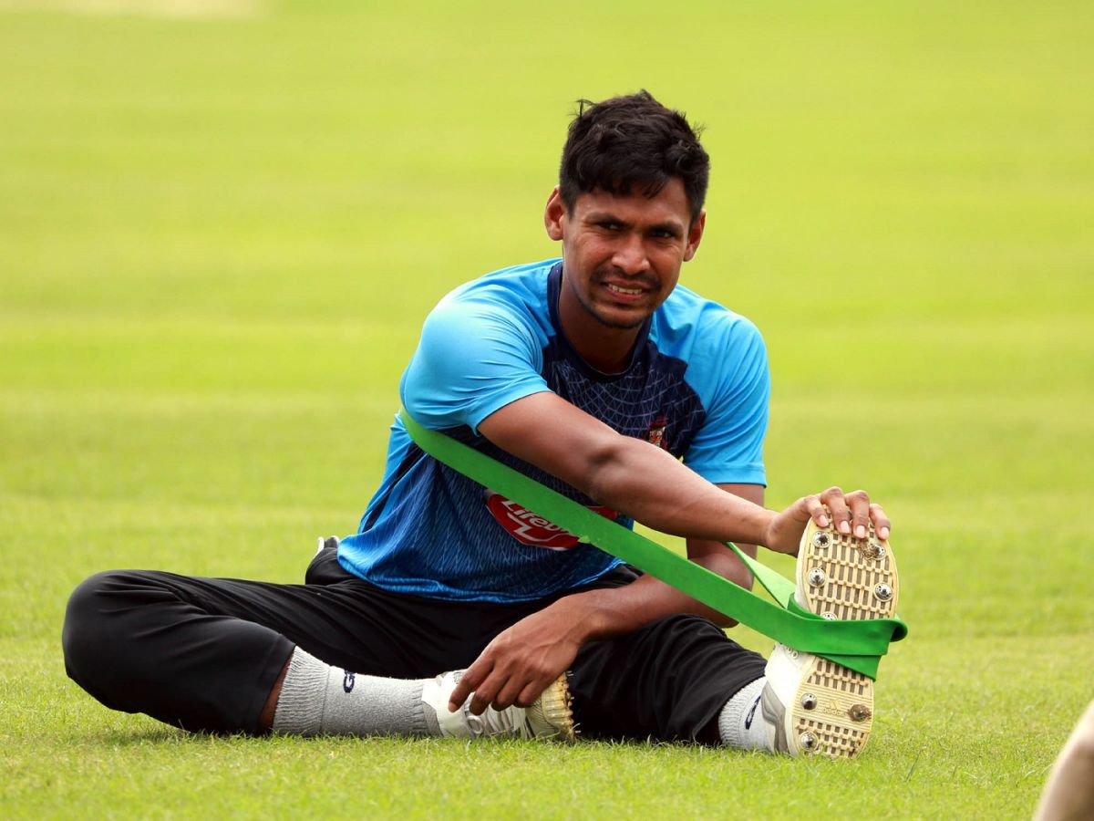 Mustafizur Rahman goes through his stretching routine | ESPNcricinfo.com