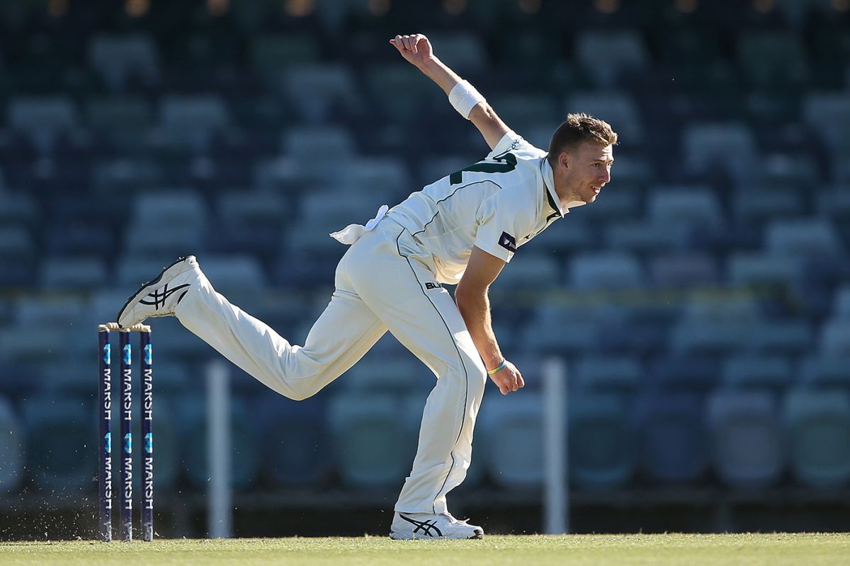 Riley Meredith has a bowl | ESPNcricinfo.com