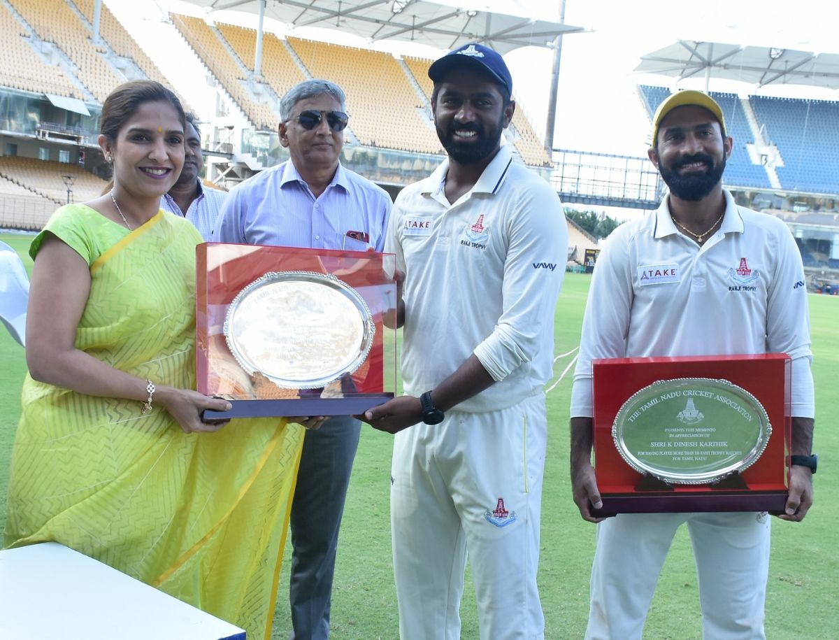 TNCA chief Rupa Gurunath felicitates Abhinav Mukund and Dinesh Karthik ...