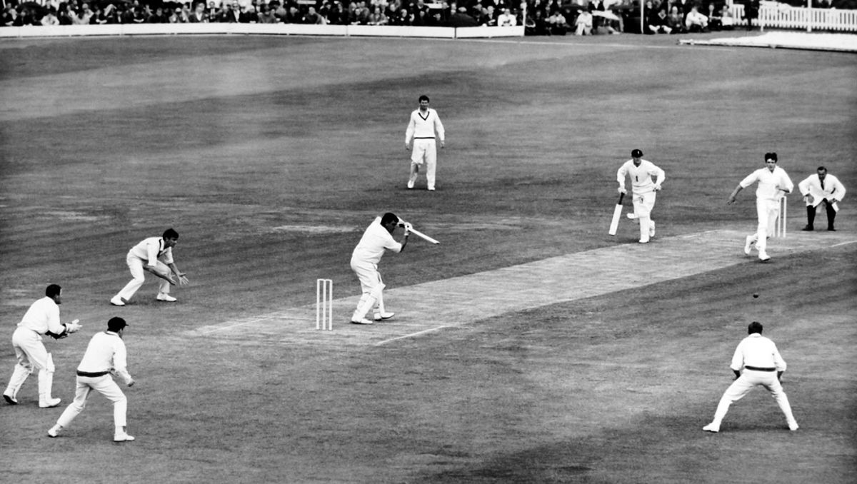 Tom Graveney tosses and Bobby Simpson calls | ESPNcricinfo.com