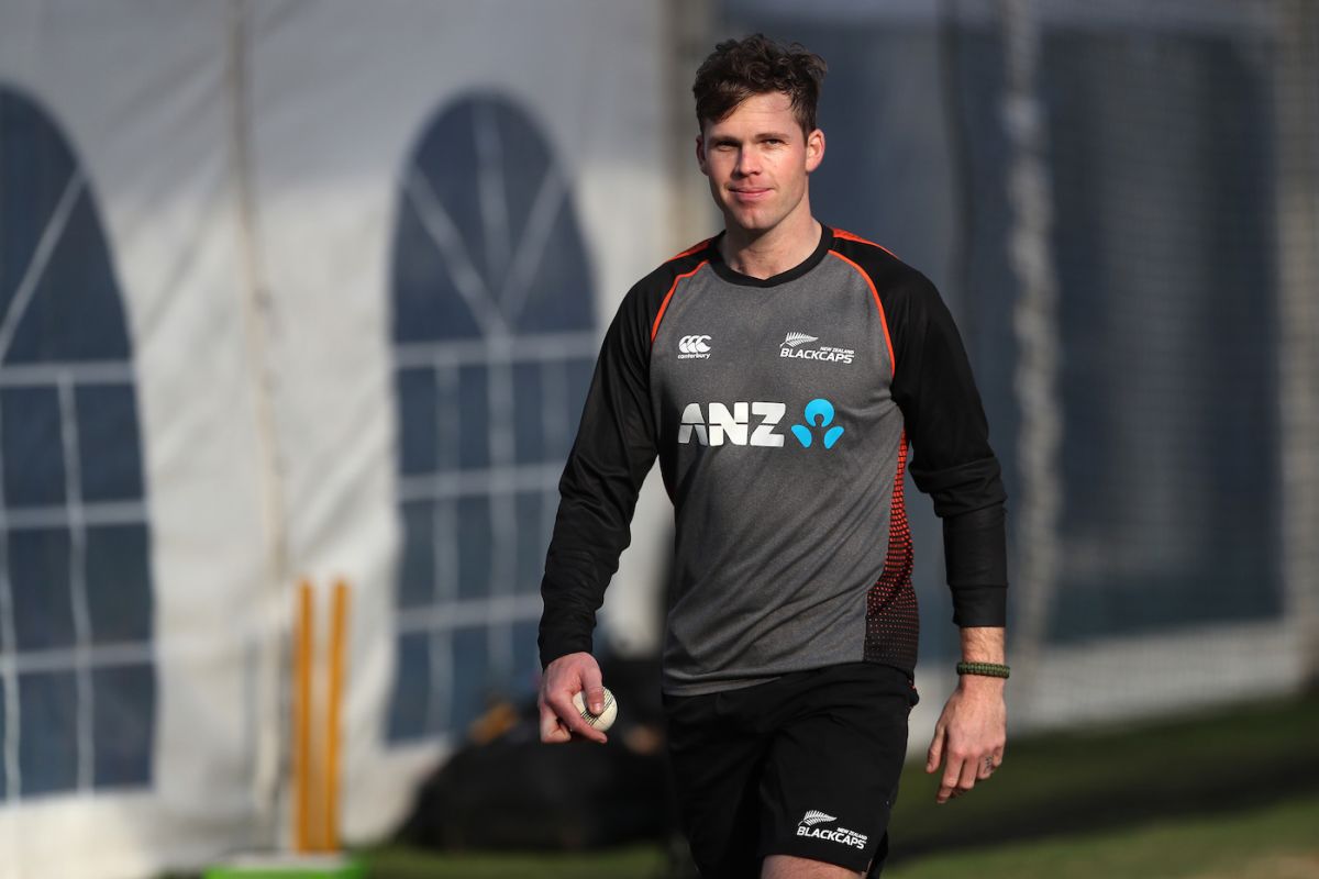 Lockie Ferguson reveals his no-moustache look at a training session ...