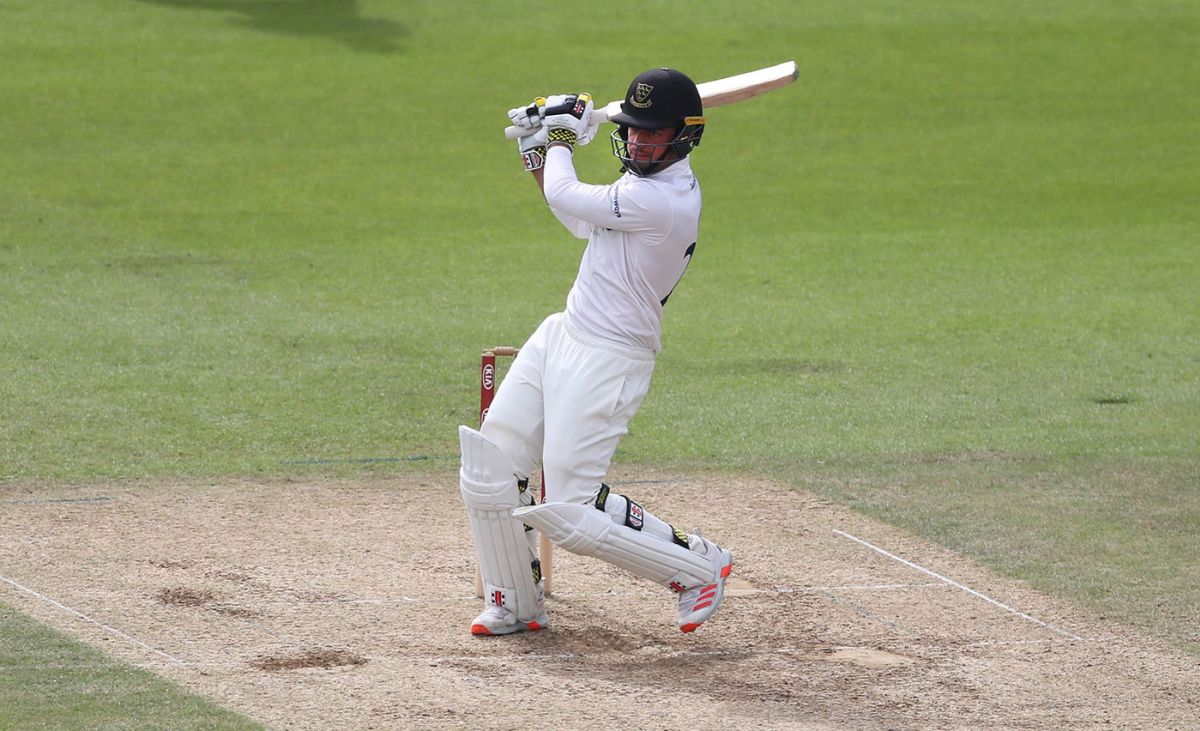 Tom Haines swivels on a pull | ESPNcricinfo.com