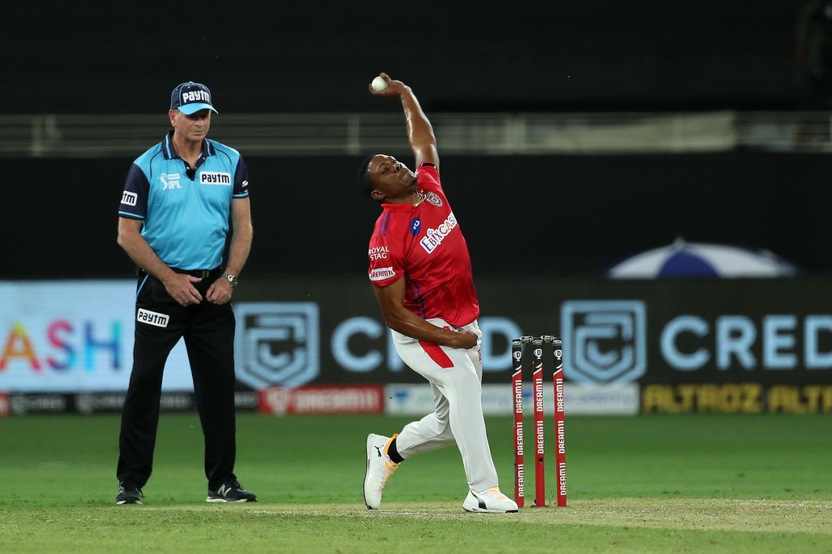 Sheldon Cottrell brings out his trademark salute | ESPNcricinfo.com