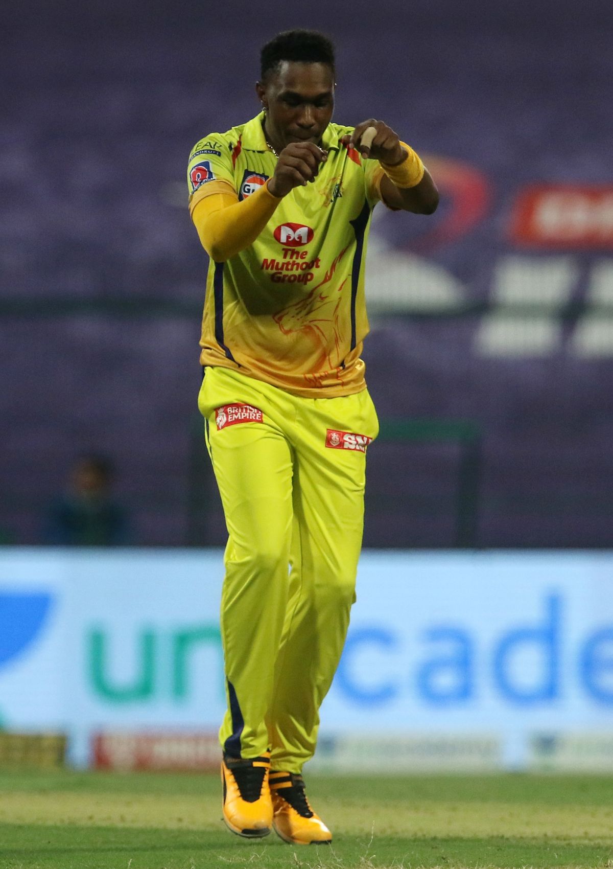 Dwayne Bravo celebrates a wicket with Shardul Thakur | ESPNcricinfo.com