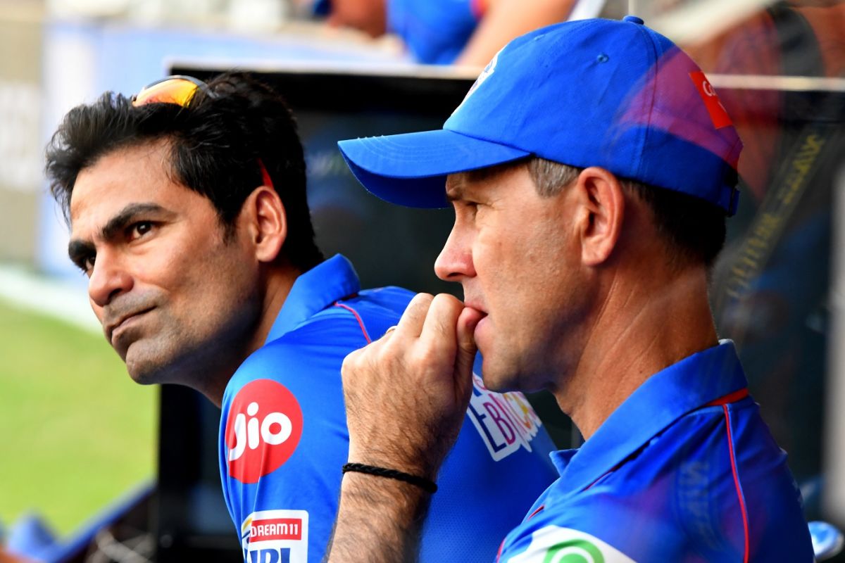 A dejected Mohammad Kaif and Ricky Ponting in the Delhi Capitals dugout | ESPNcricinfo.com