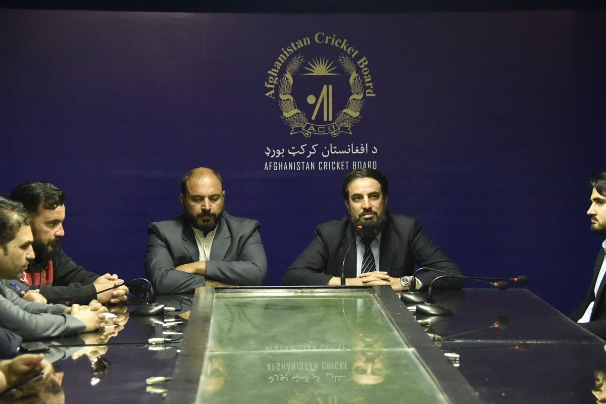 Daniel Solway was hit in the neck while facing Mark Steketee ...