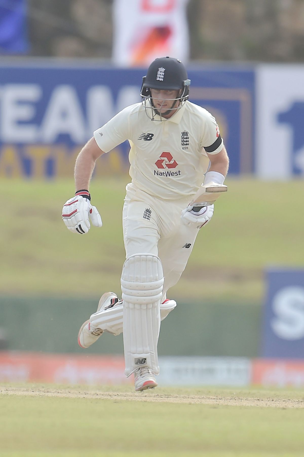 Joe Root steadied England after two early wickets | ESPNcricinfo.com