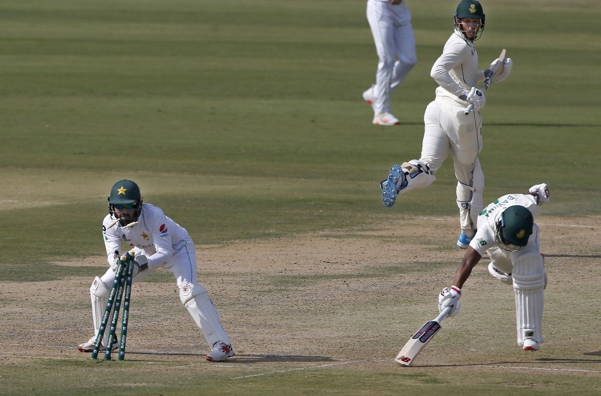 Mohammad Rizwan breaks the stumps to find Temba Bavuma short ...