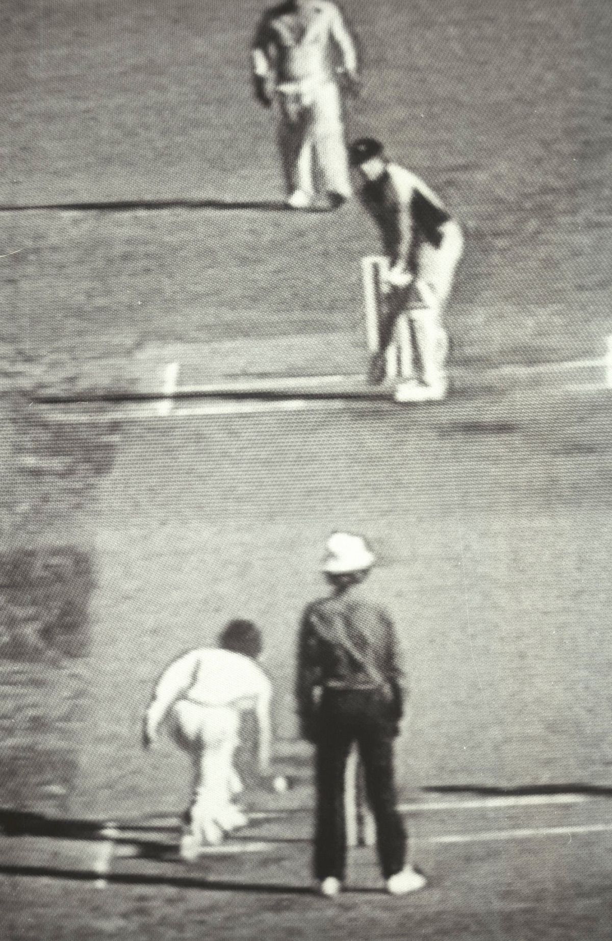 Trevor Chappell sends down the underarm delivery | ESPNcricinfo.com