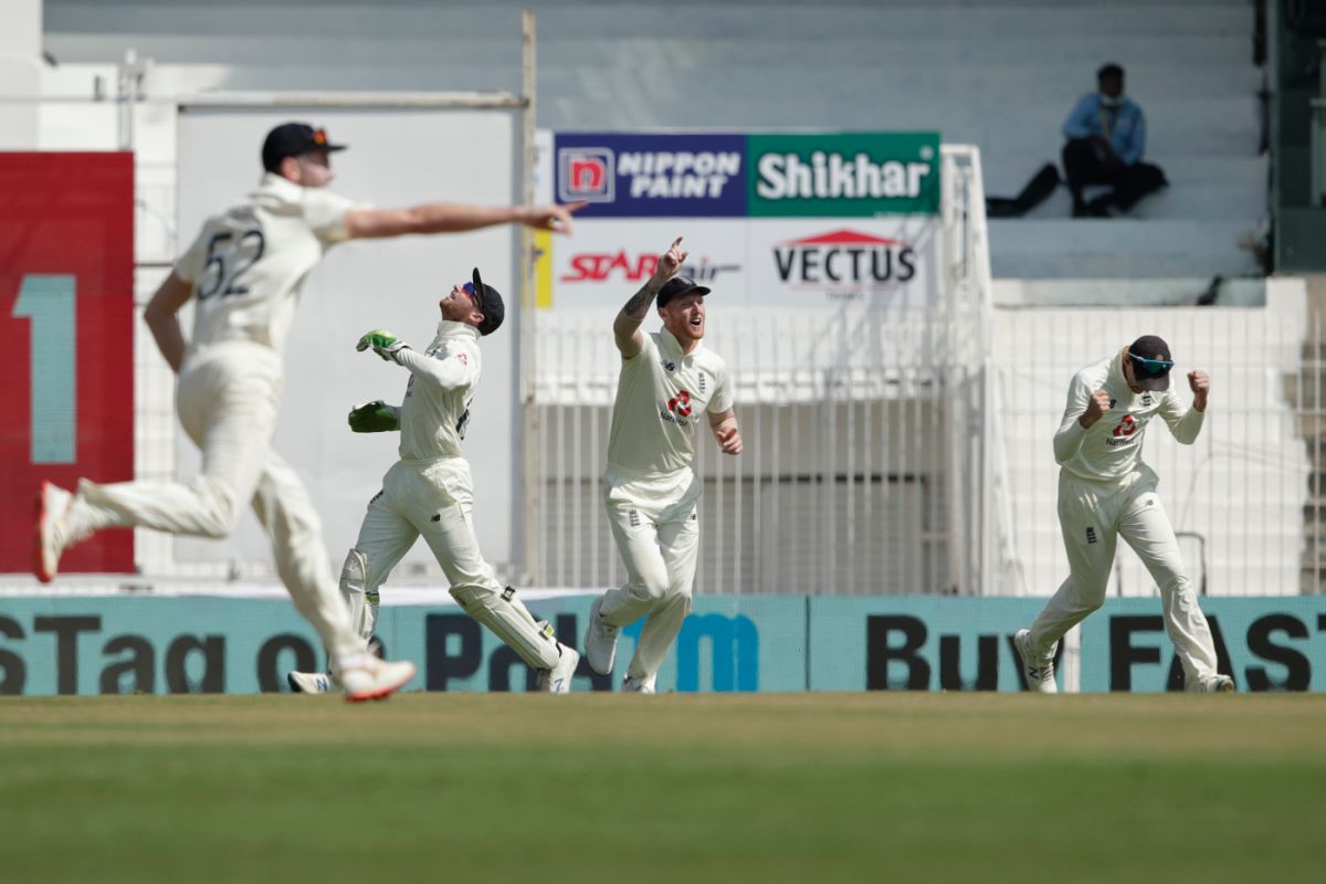 England celebrate snagging Rohit Sharma early | ESPNcricinfo.com