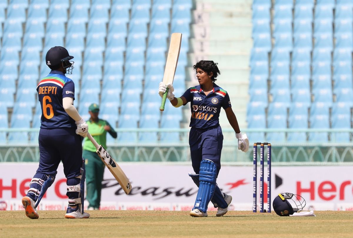 Punam Raut celebrates her century | ESPNcricinfo.com