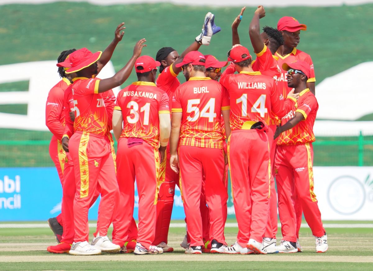 Shikhar Dhawan gets ready for a hit | ESPNcricinfo.com