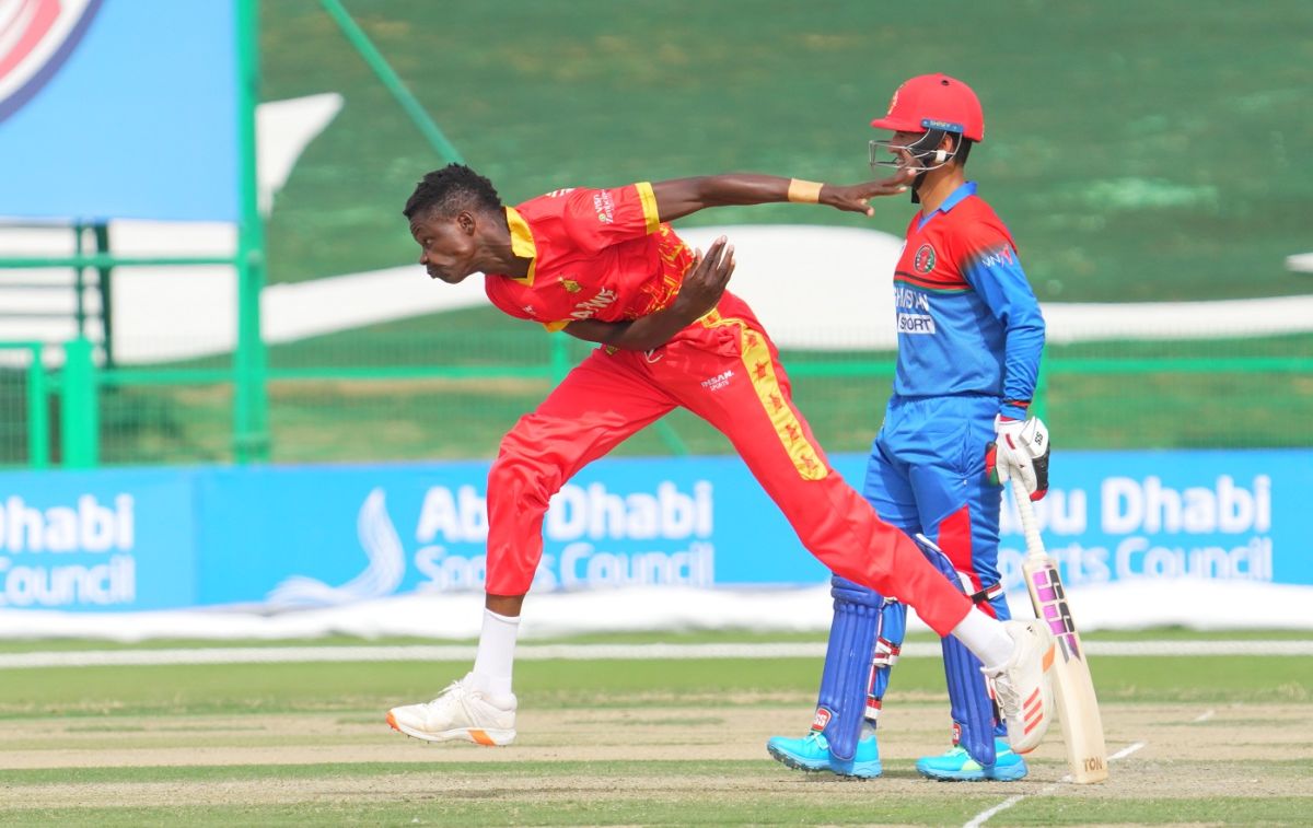 Blessing Muzarabani bowls | ESPNcricinfo.com