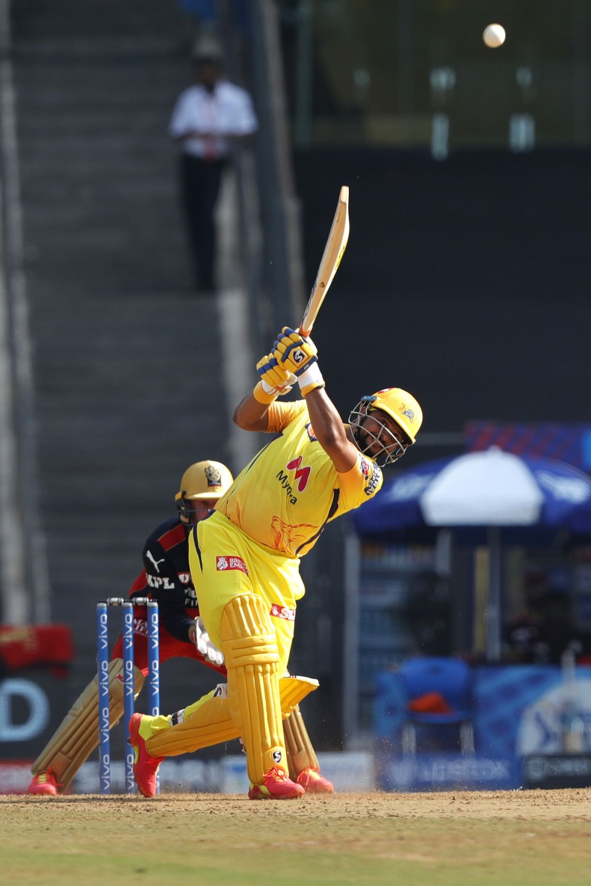 Imran Tahir and Suresh Raina celebrate a wicket | ESPNcricinfo.com