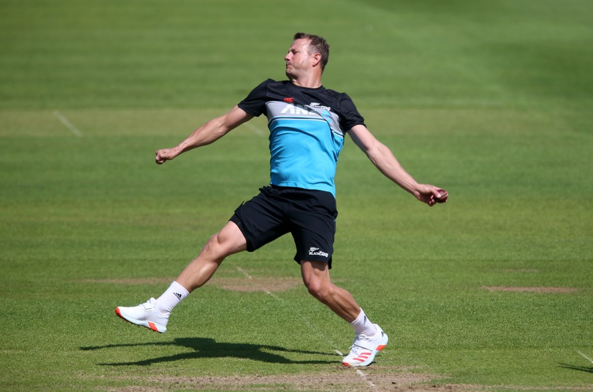 Neil Wagner in action at training | ESPNcricinfo.com