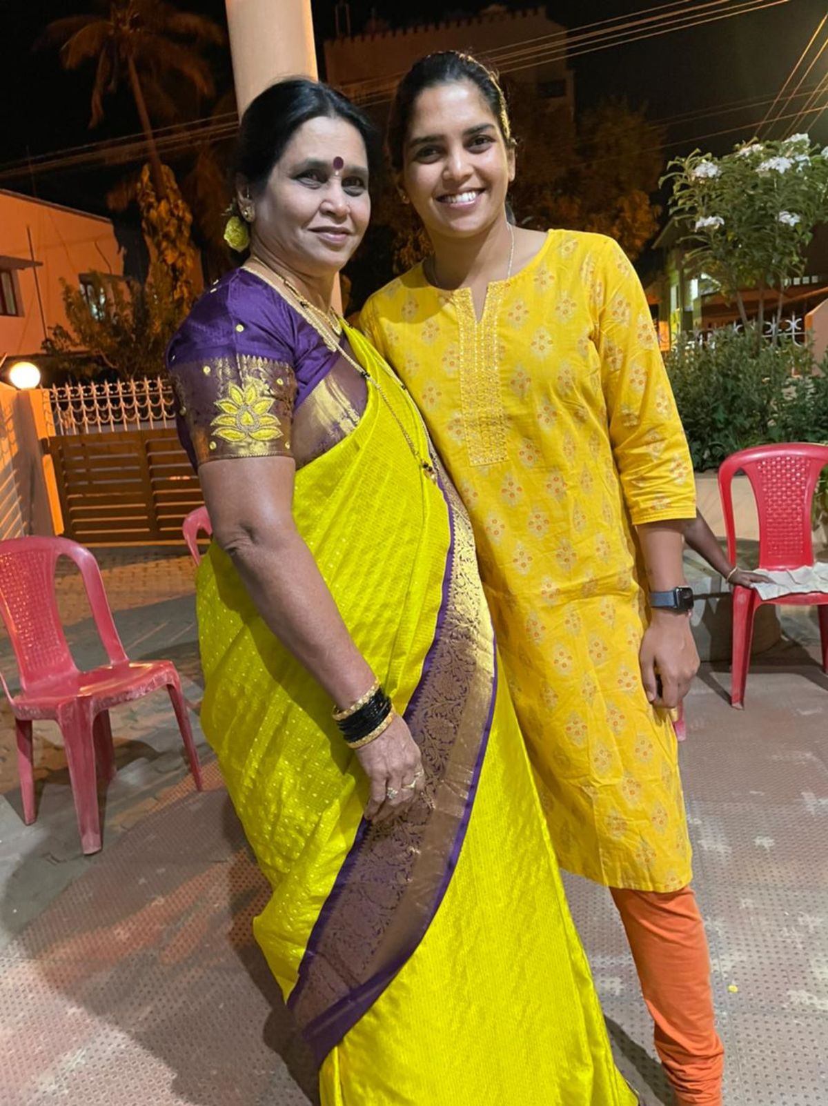 Veda Krishnamurthy with her sister Vatsala | ESPNcricinfo.com