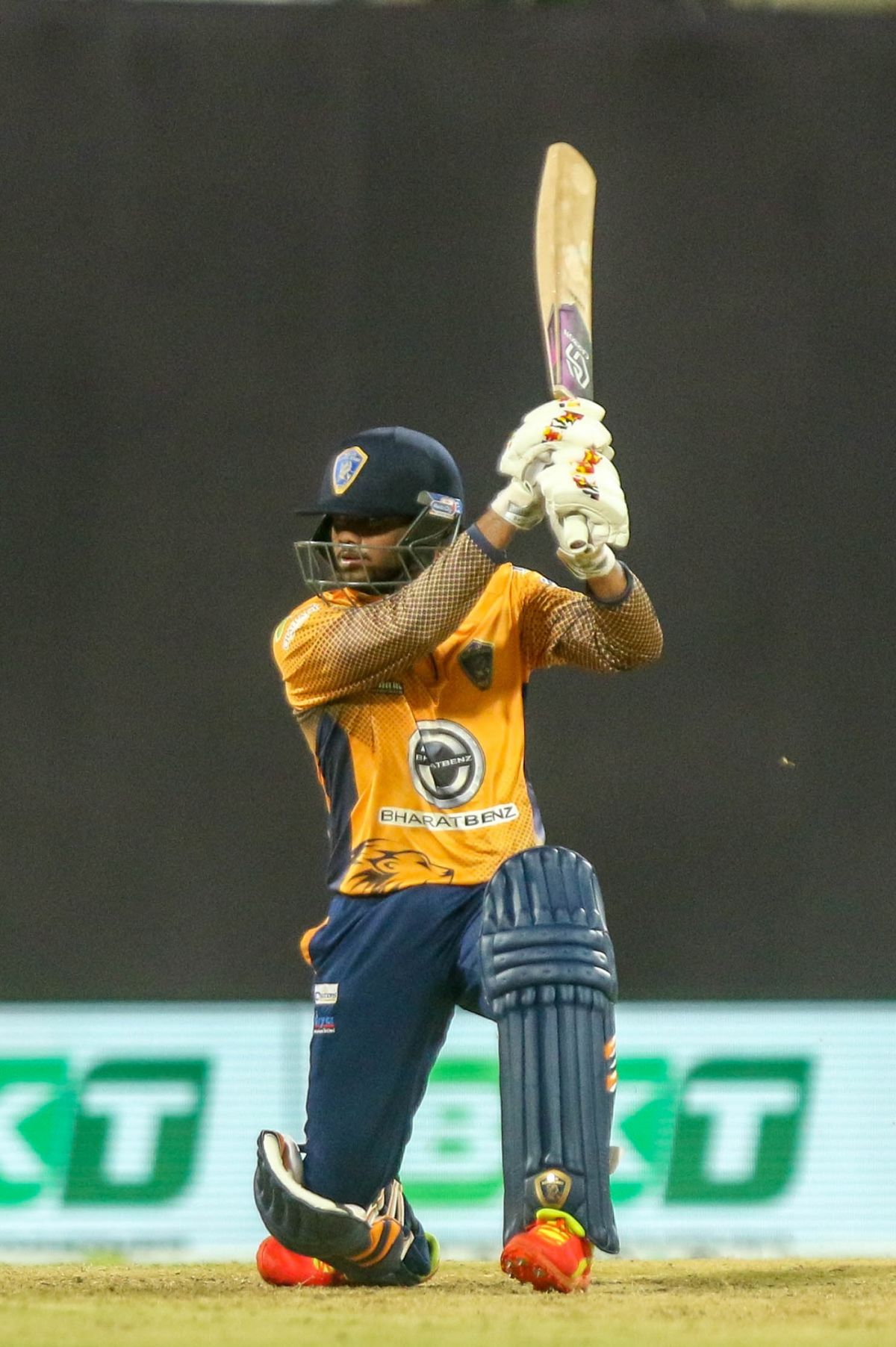 M Mohammed hits the deck | ESPNcricinfo.com