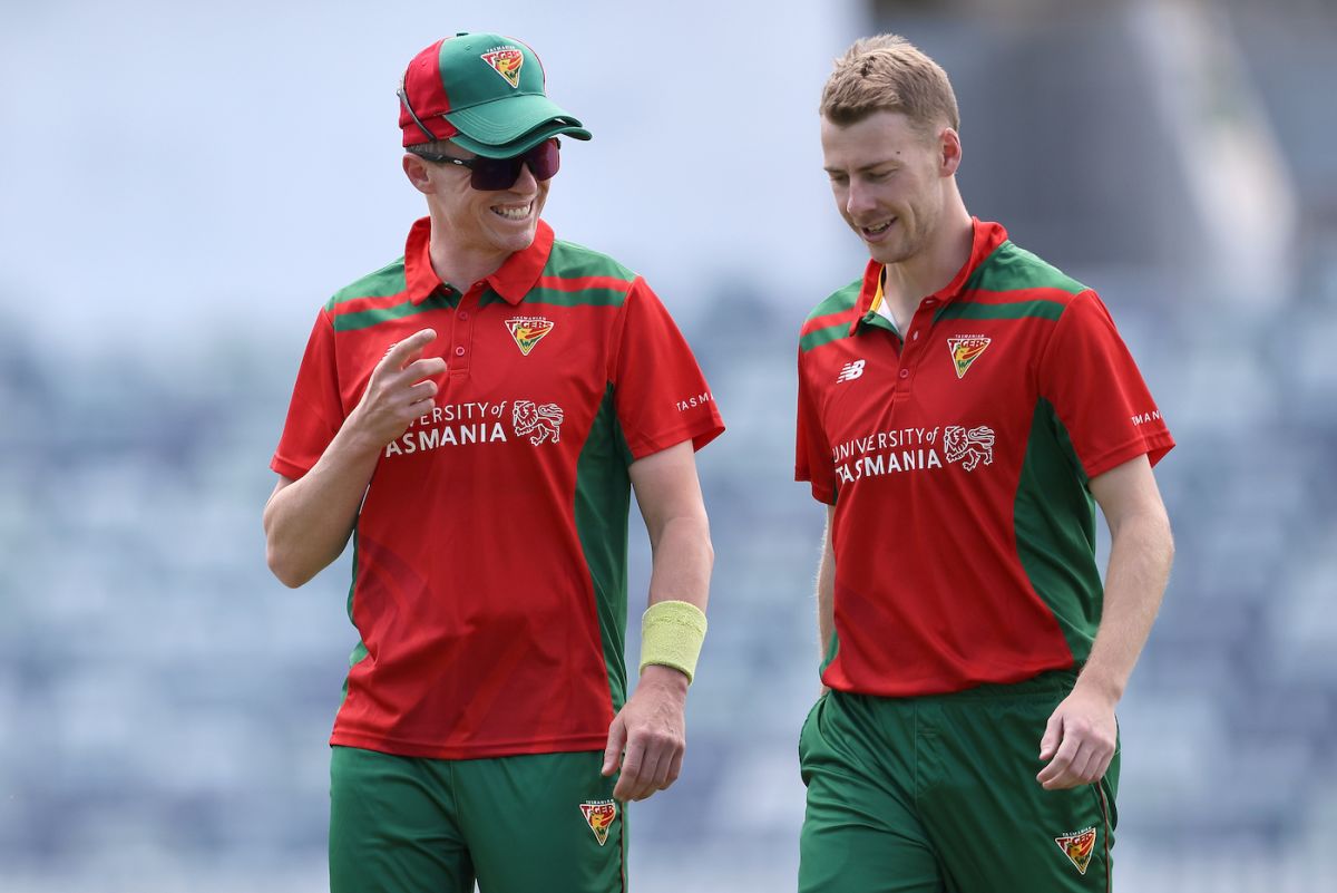 Ashton Turner celebrates his century | ESPNcricinfo.com