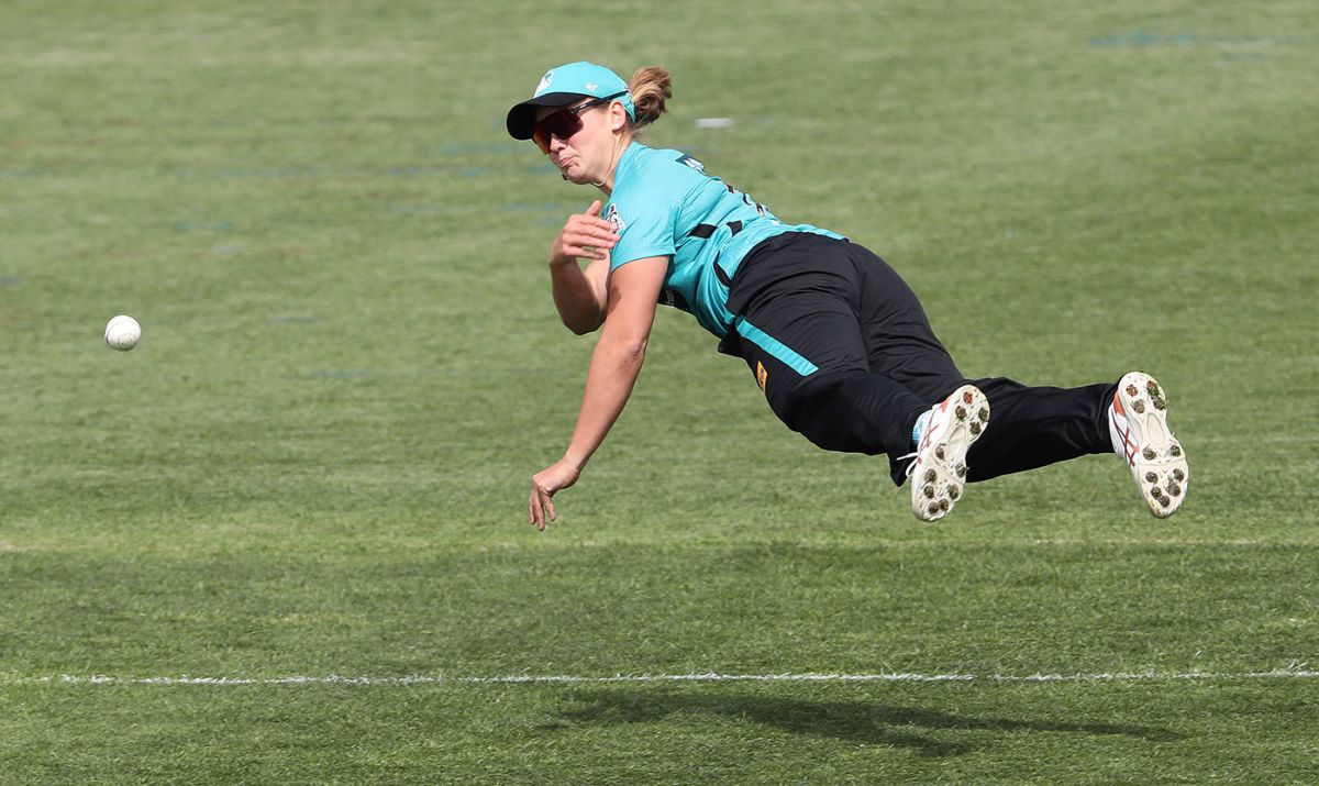 Georgia Voll goes airborne | ESPNcricinfo.com