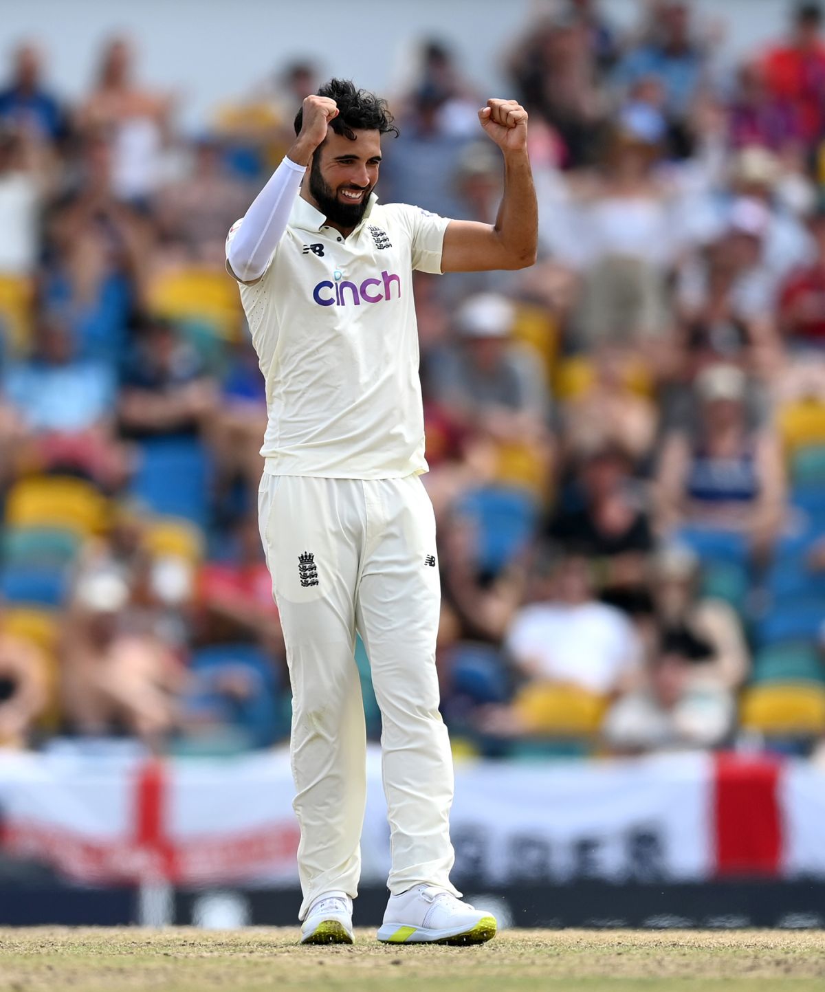Saqib Mahmood finally got to celebrate his maiden Test wicket ...