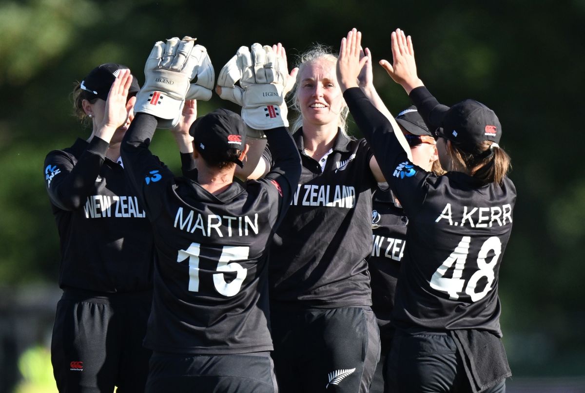Hannah Rowe celebrates a wicket with her team-mates | ESPNcricinfo.com