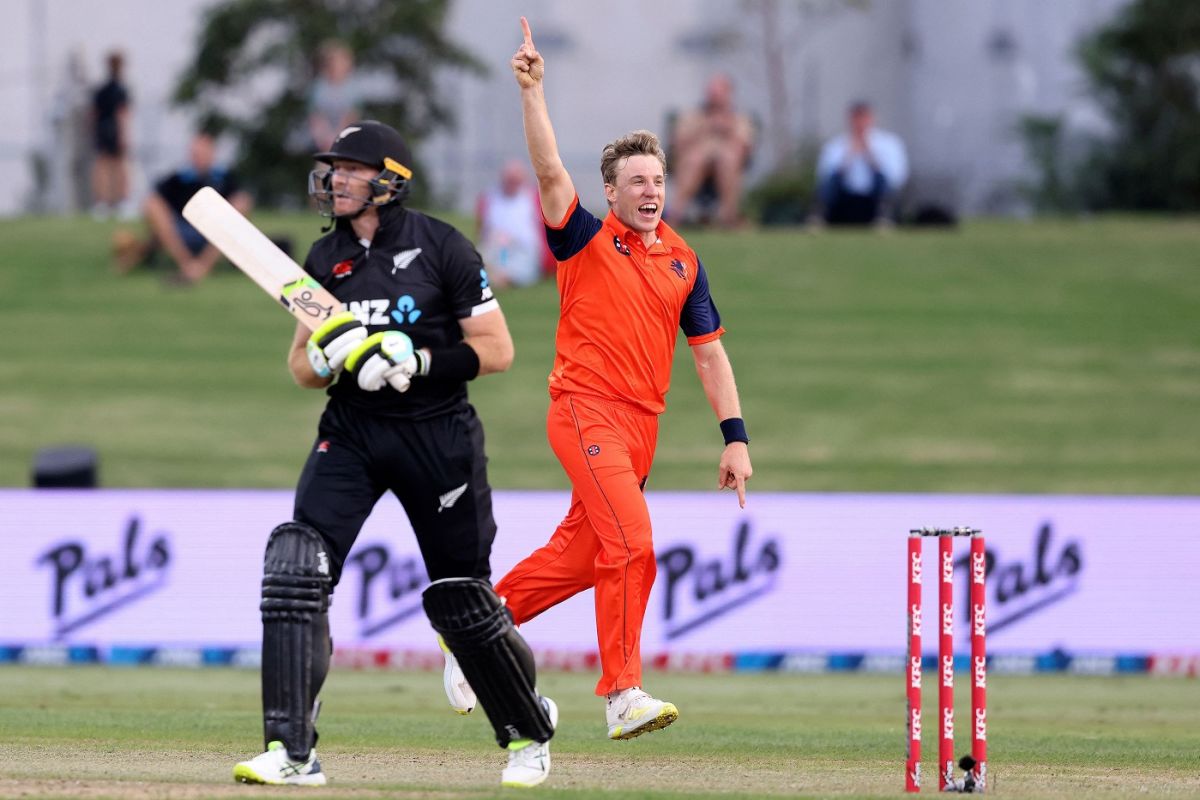 Logan van Beek celebrates after dismissing Martin Guptill ...