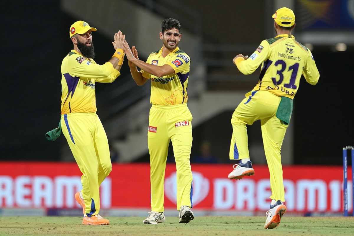 Mukesh Choudhary celebrates after sending Virat Kohli back ...