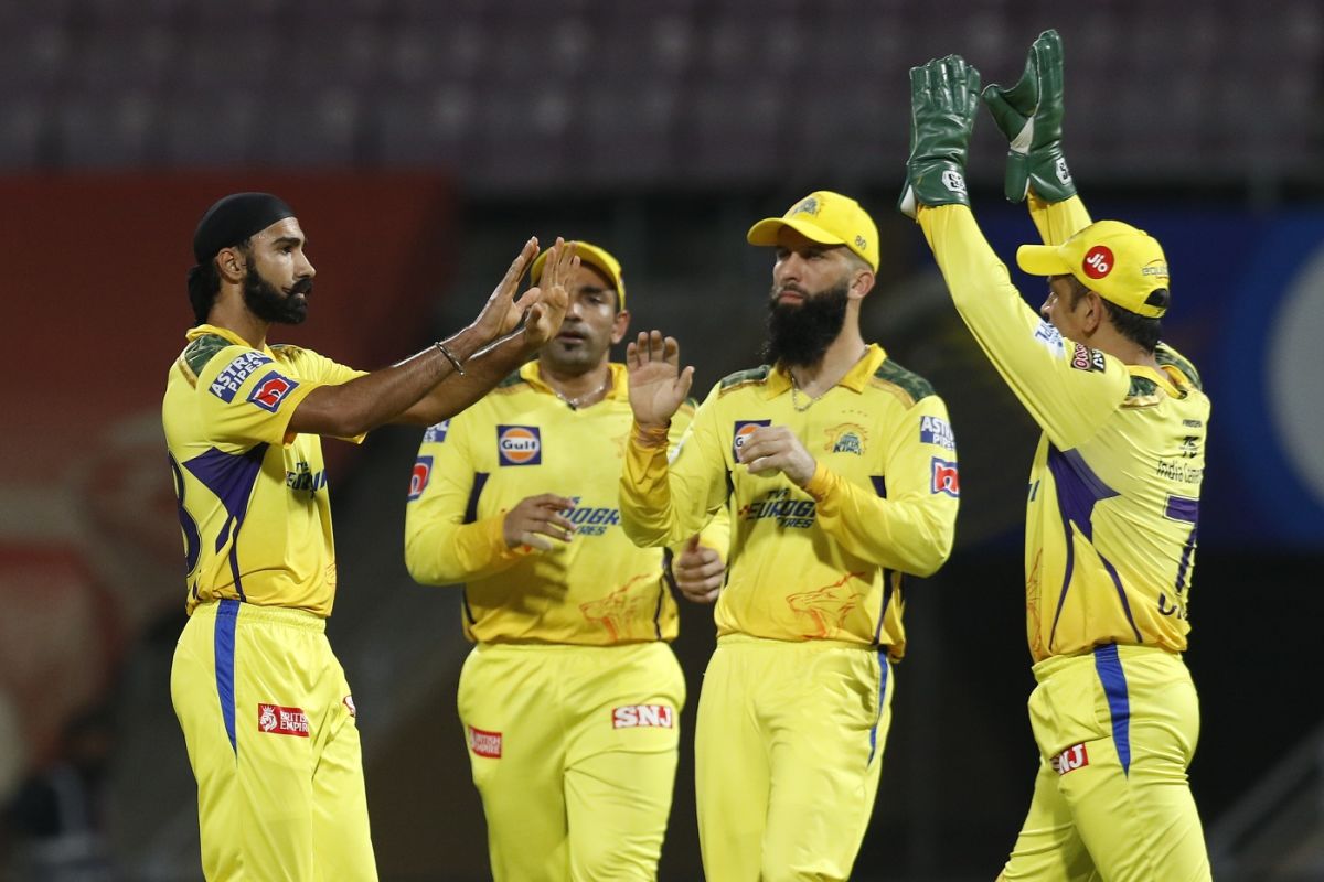 Simarjeet Singh struck in his first over, getting rid of Srikar Bharat ...