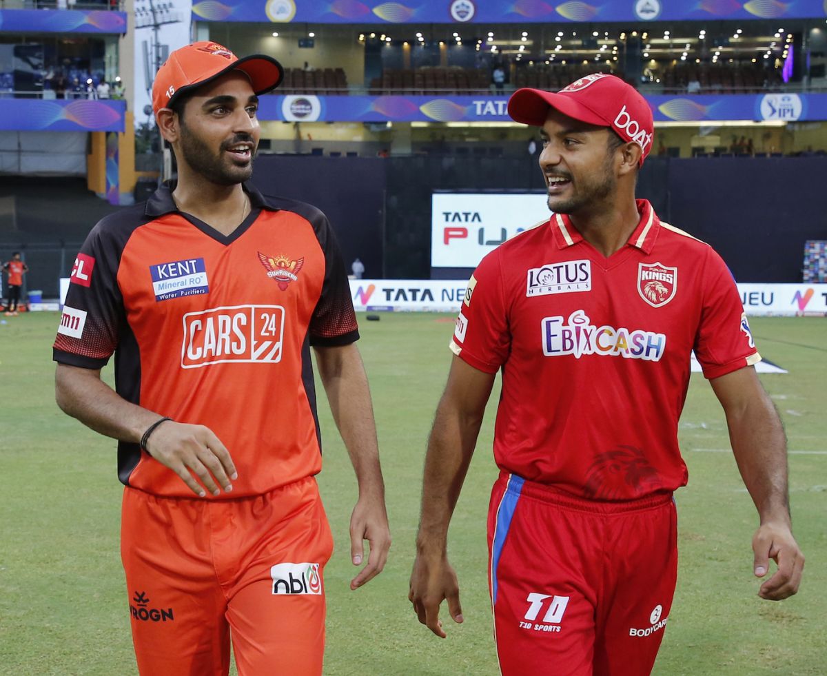 Russell Domingo and Mominul Haque have a discussion ahead of the Test ...