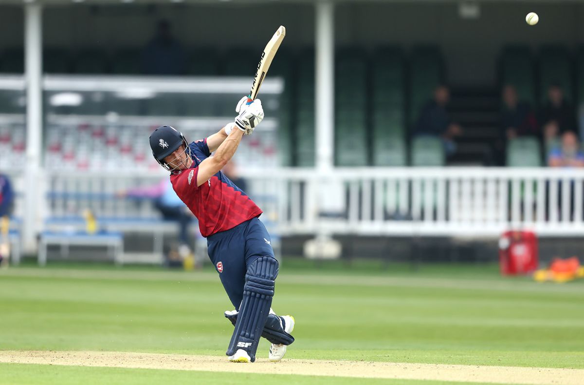 Joe Denly celebrates his hundred | ESPNcricinfo.com