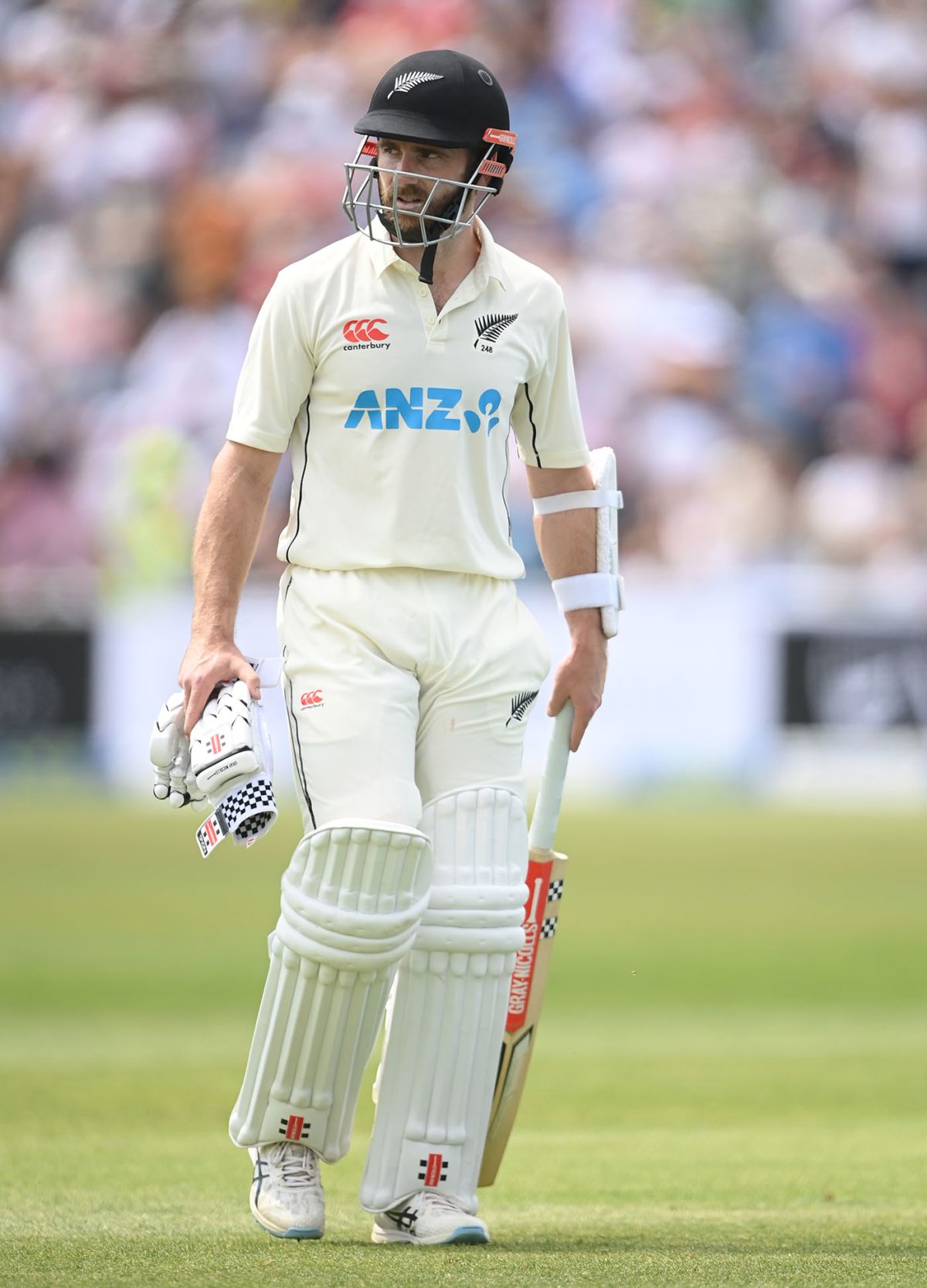 Kane Williamson walks off after being dismissed by Stuart Broad ...