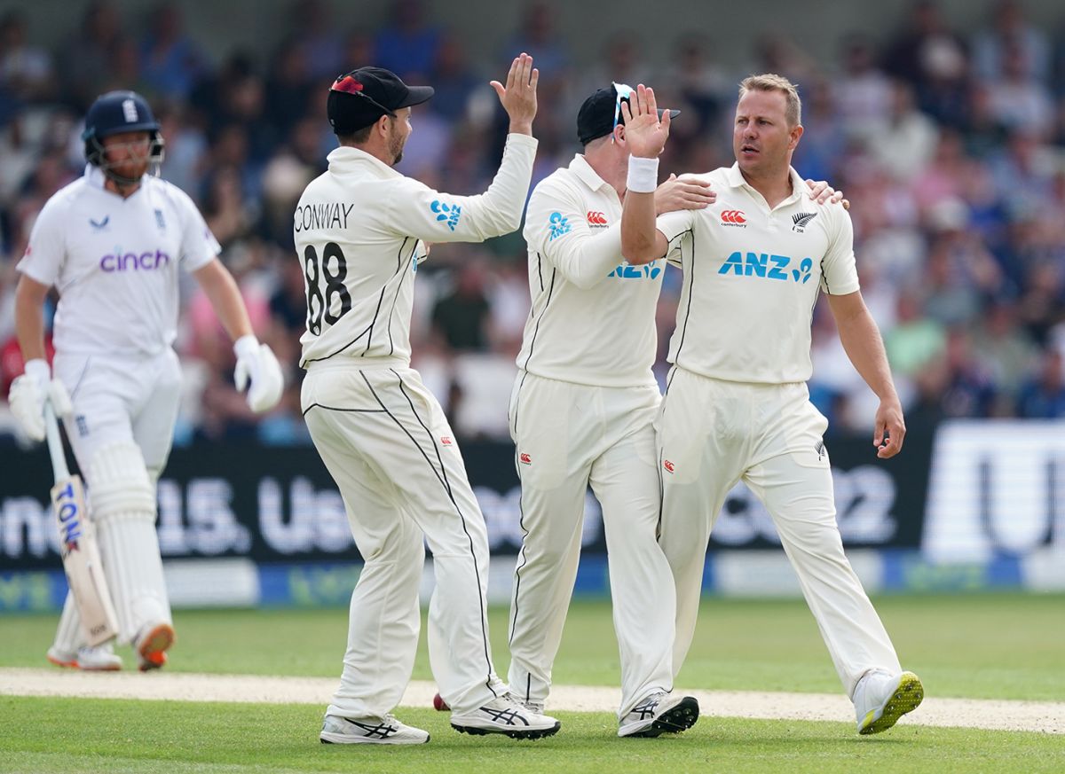 Neil Wagner struck twice in his first over | ESPNcricinfo.com