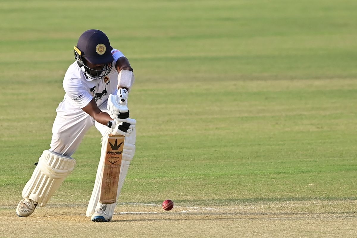 Oshada Fernando is right behind the ball | ESPNcricinfo.com